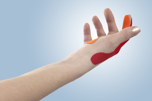 Vinger tapen: stapsgewijze uitleg! | Podobrace