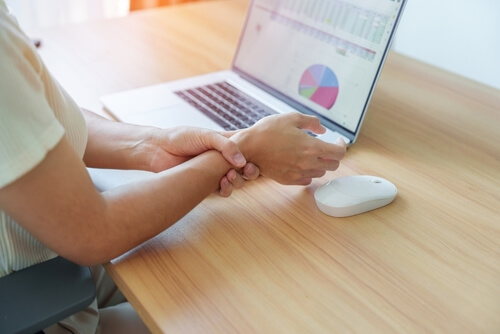 Muisarm: oorzaken, symptomen en preventie | Podobrace